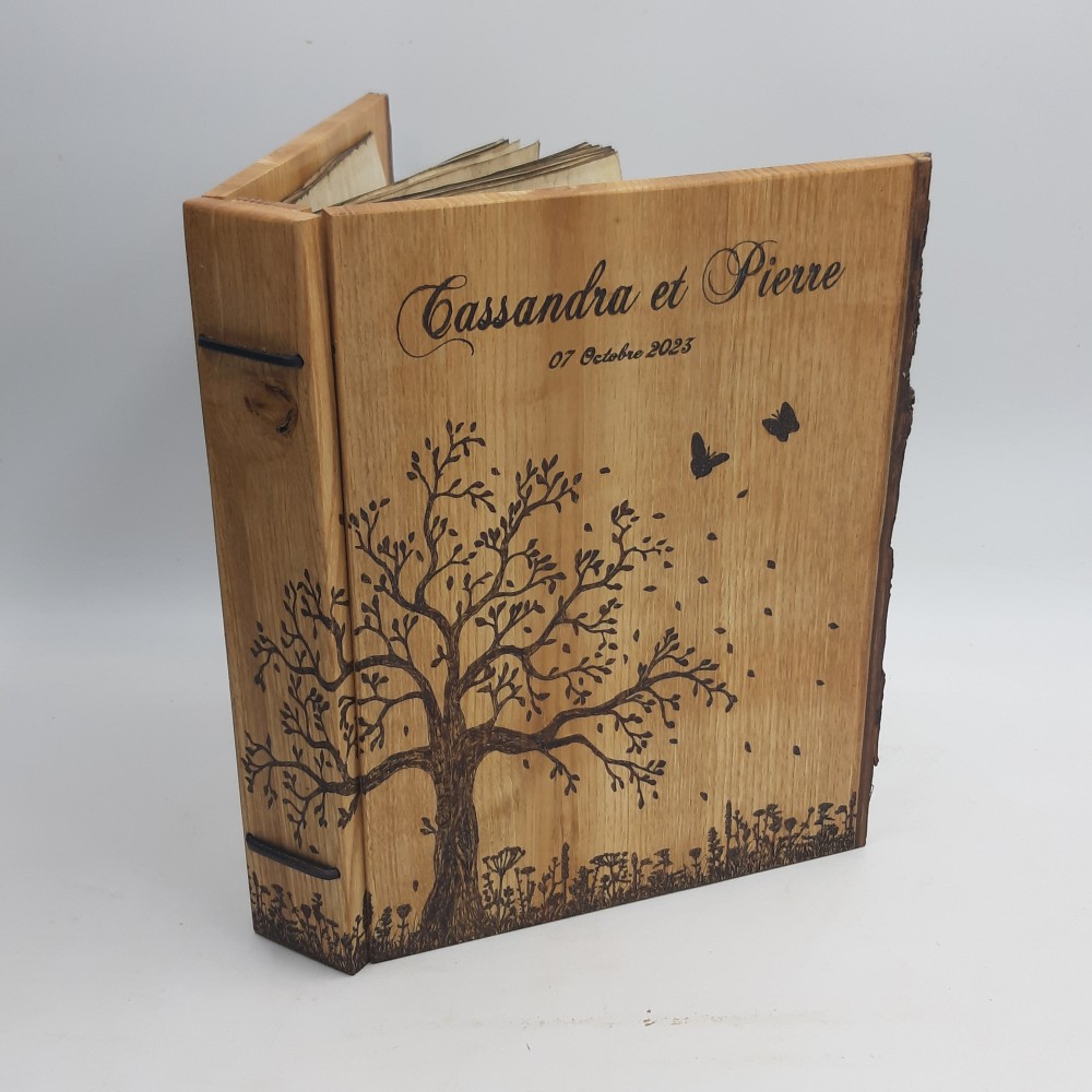 Livre d'or personnalisable en bois pyrogravé arbre