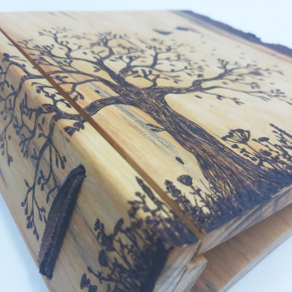 Livre d'or personnalisable en bois pyrogravé arbre